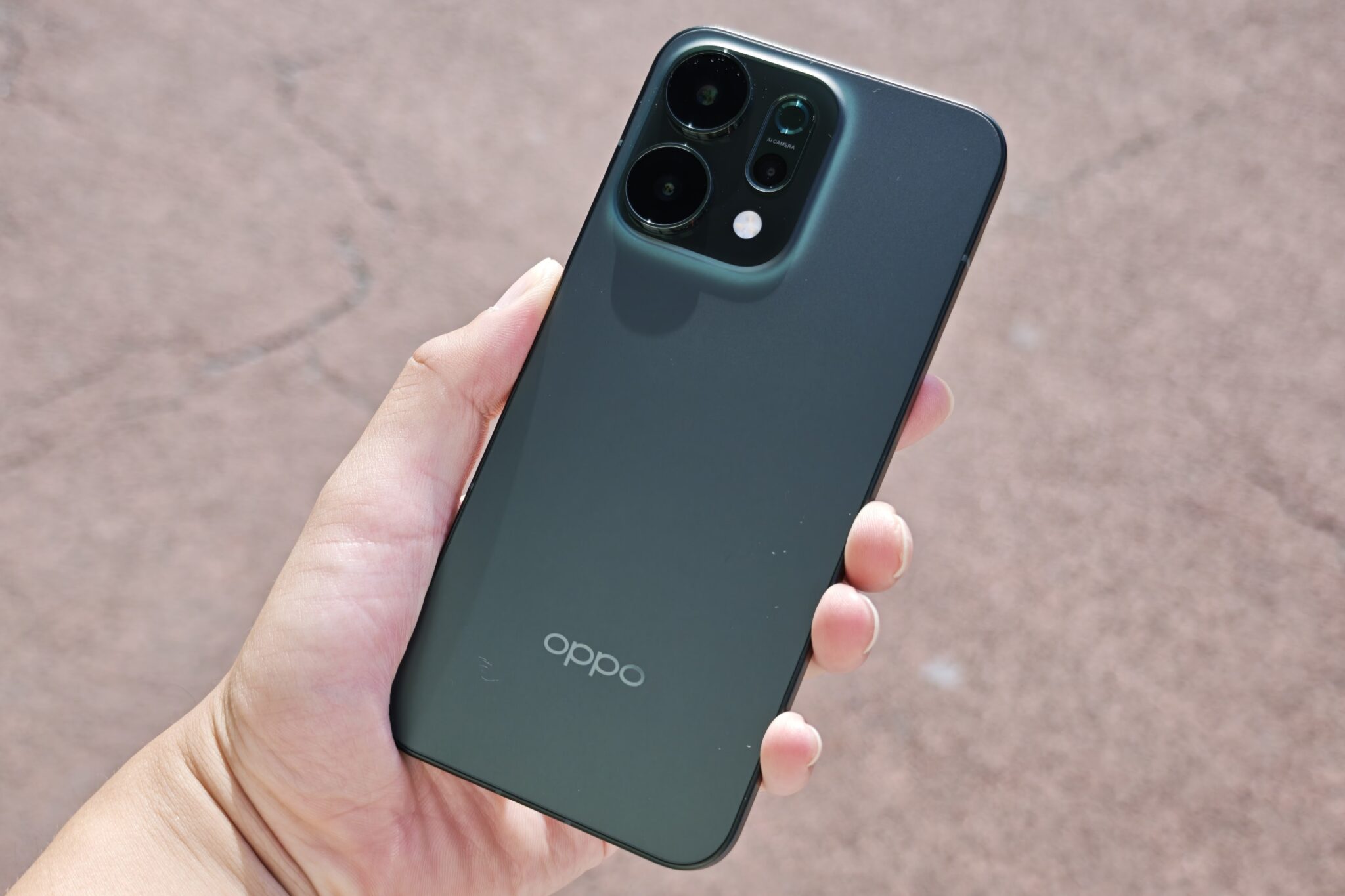 【OPPO Reno14 5G レビュー】ライバル多し、ミドルハイの『覇権』を獲れるのか。 | TEKUNOTES | テクノーツ
